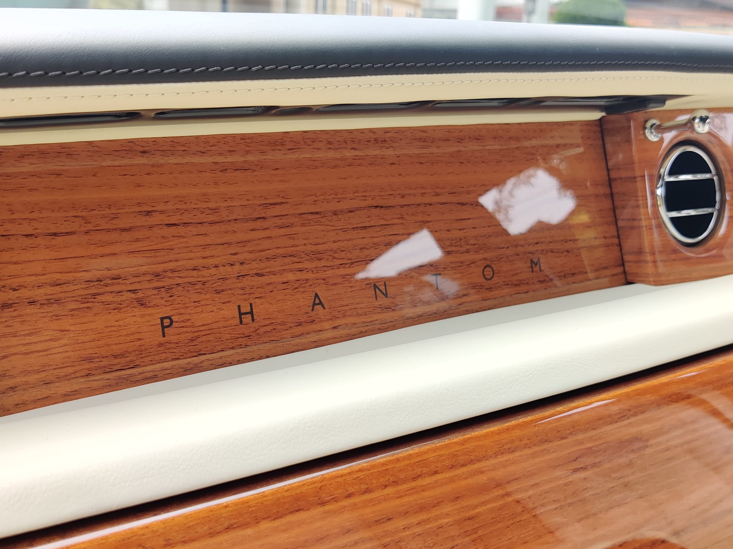 Rolls Royce Phantom V12 SWB Auto, 2015 - MFI Autohaus Sdn Bhd