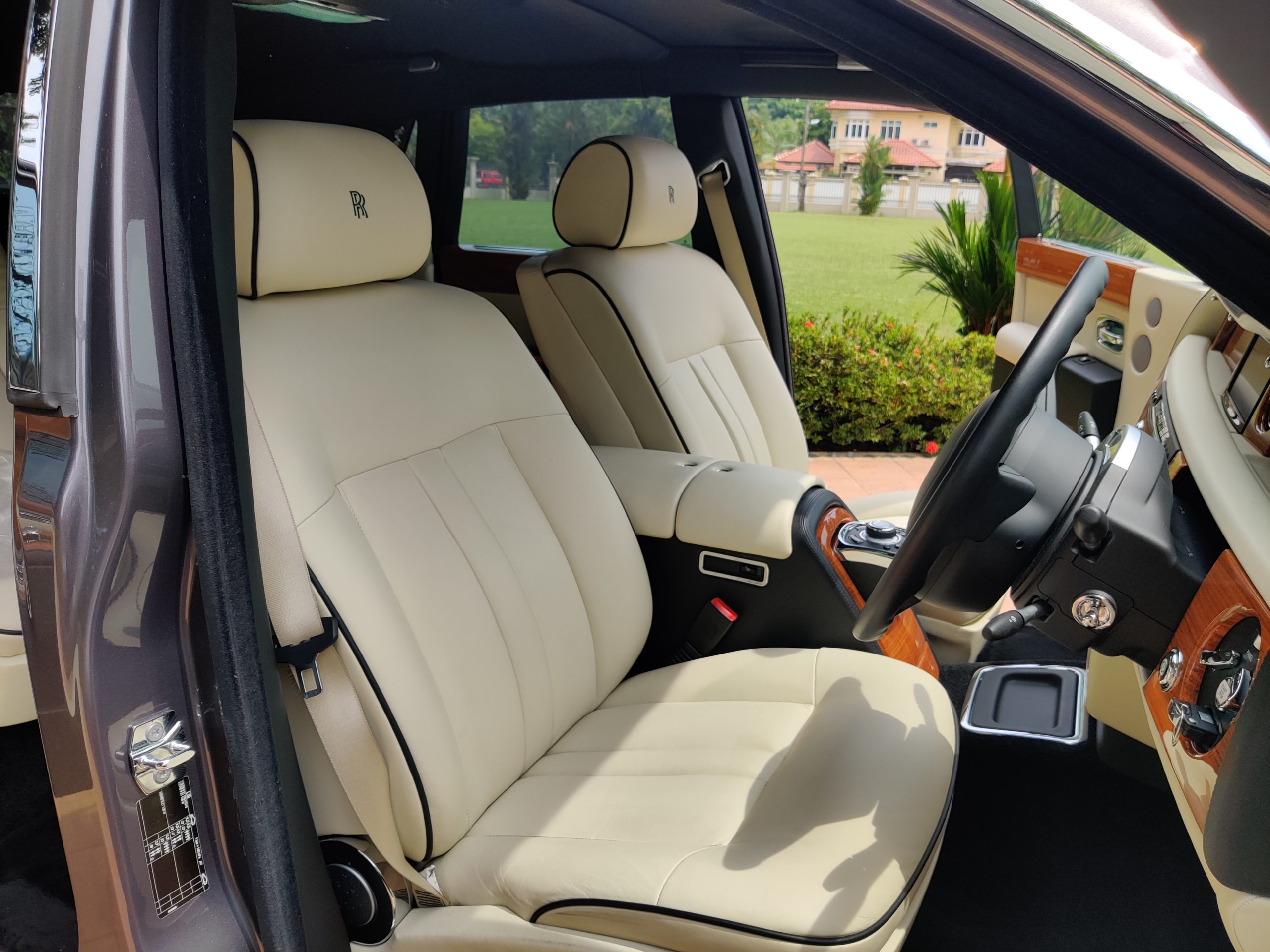 Rolls Royce Phantom V12 SWB Auto, 2015 - MFI Autohaus Sdn Bhd