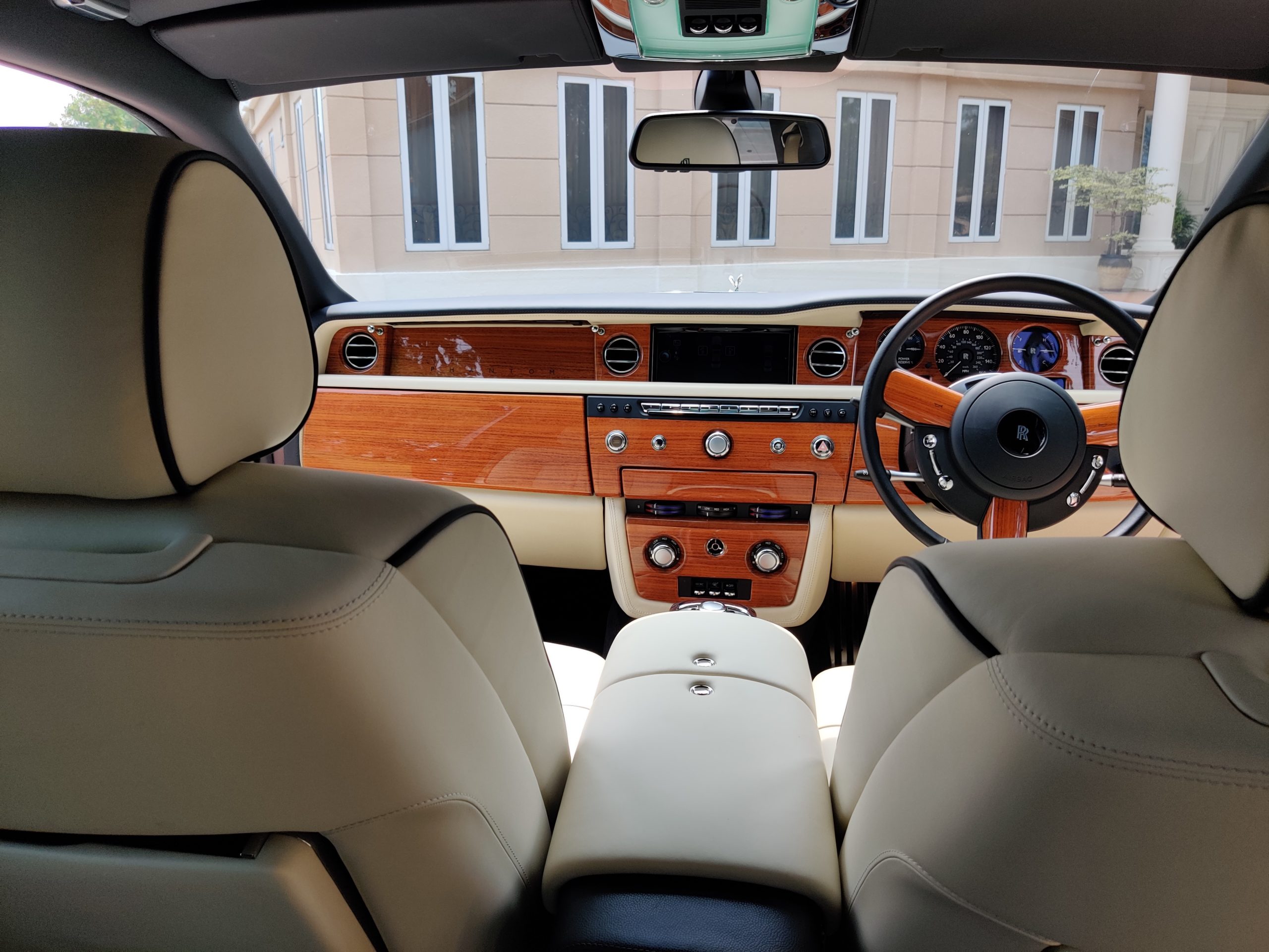 Rolls Royce Phantom V12 SWB Auto, 2015 - MFI Autohaus Sdn Bhd
